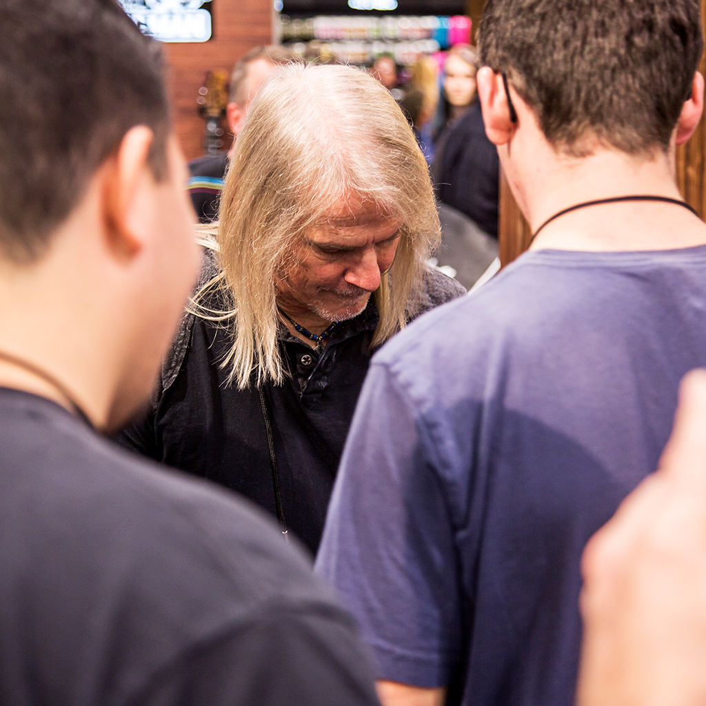 SM signing – Ernie Ball Music Man